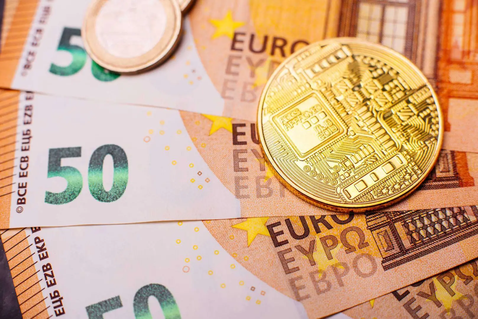 L'Euro digitale quando? Se va bene nel 2025 (e spunta Amazon)